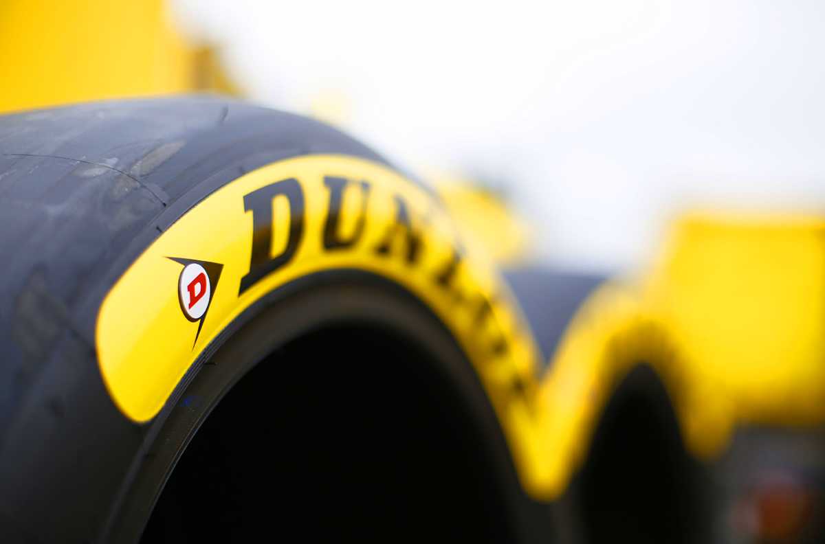 John Dunlop patentează anvelopa pneumatică