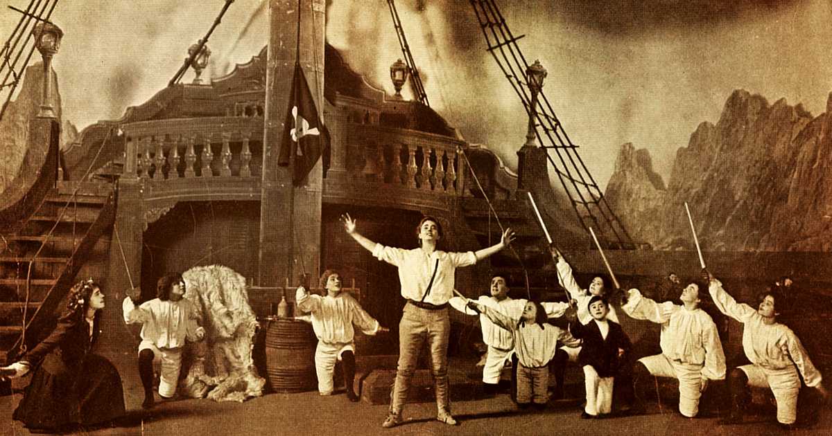 Peter Pan debutează pe scenă